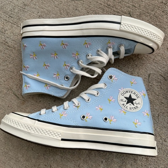 Converse | Shoes | Converse Chuck Hi In Chambray Blue With Flowers ...